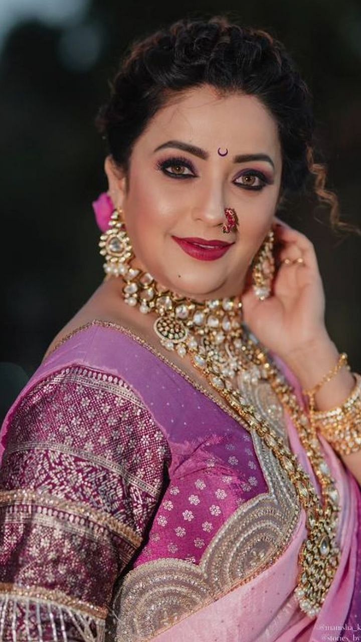 गुलाबी साडी आणि..नऊवारी साडीमध्ये सावनीचा मराठमोळा स्वॅग | premachi ...