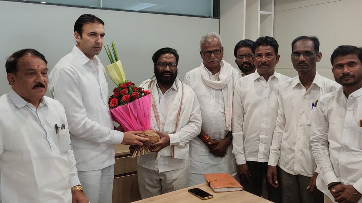 Karad News : फडणवीस-सकटे यांची लवकरच भेट घडवू; दलित महासंघाच्या ...