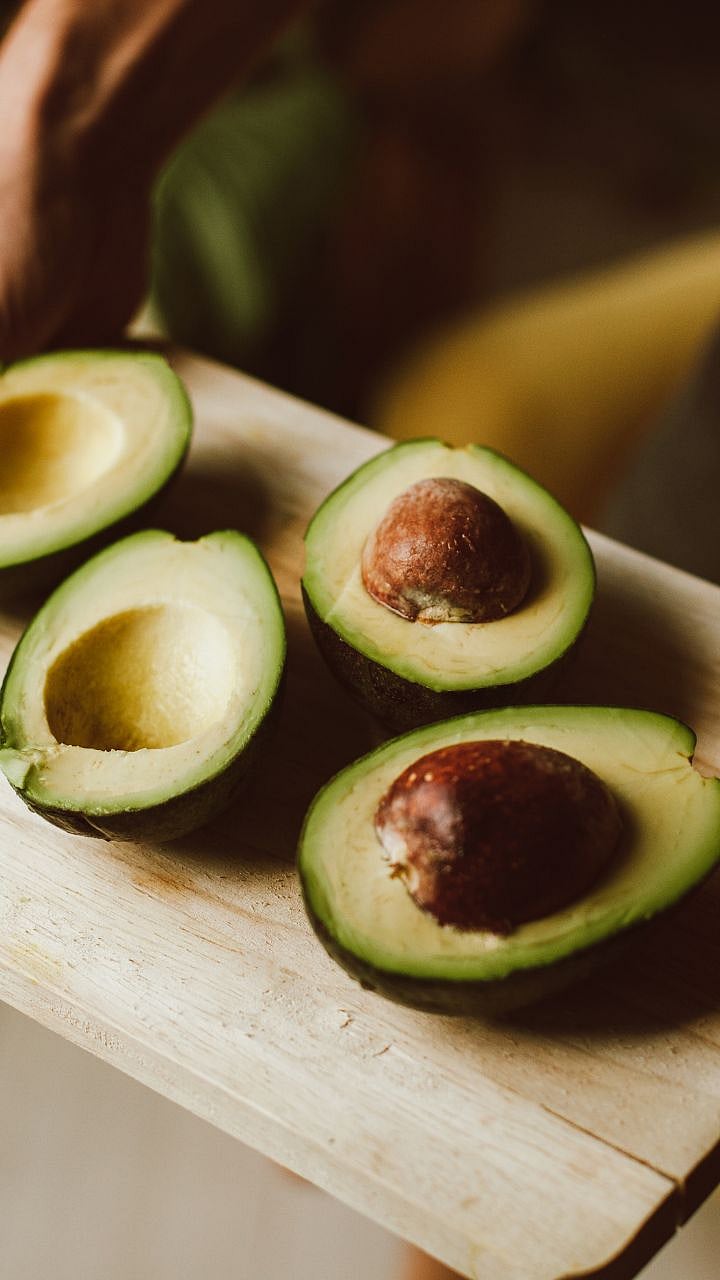 Avocados Health Benefits: अॅव्होकाडोमध्ये लपलंय आरोग्याचा खजिना amazing ...
