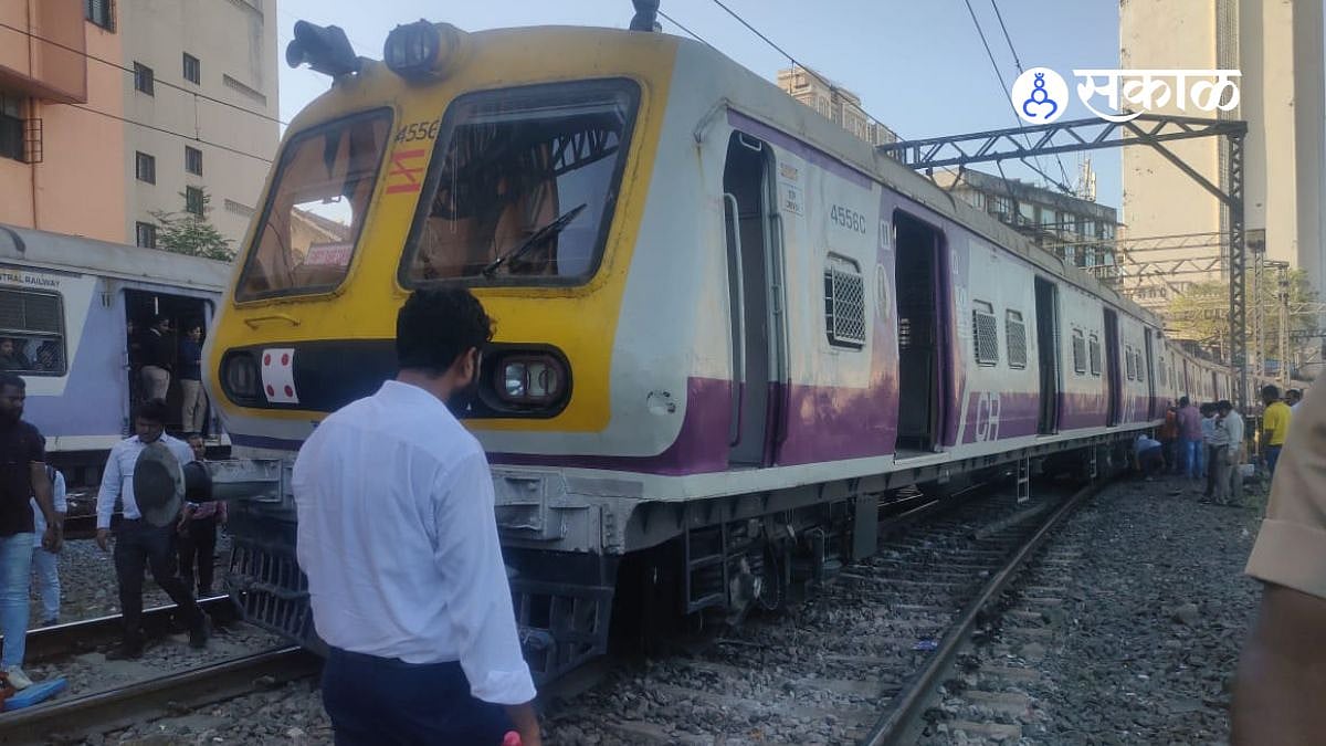CSMT: सीएसएमटी स्थानकात लोकल रुळावरुन घसरली; सलग दुसरी घटना घडल्यानं खळबळ Vadala CSMT Local ...