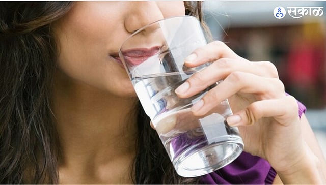 Health: गार पाण्यात गरम पाणी मिक्स करुन पिताय? थांब,आधी हे वाचा|health ...