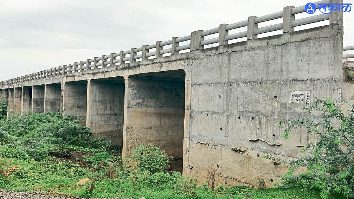 Nanded : तरतुदींचे ठिगळं जोडूनही पुलाचे ग्रहण सुटेना;उदासीनतेमुळे ...