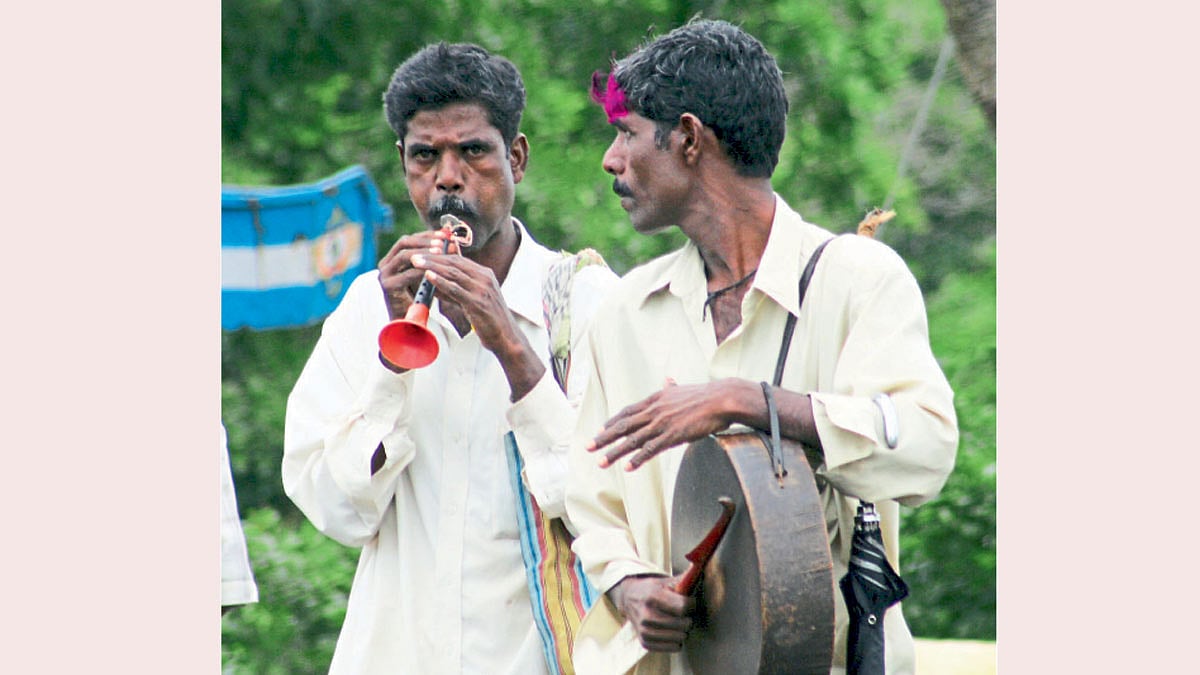 Holar Society : डफडं खच्चून वाजतं, नाचाची नशा वाढवतं...! होलार समाज ...