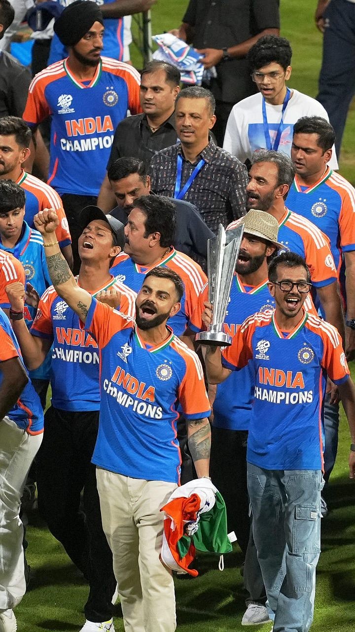 T20 वर्ल्ड कपसह मायदेशात परतलेल्या टीम इंडियाचा 'विजयोत्सव' | Team ...