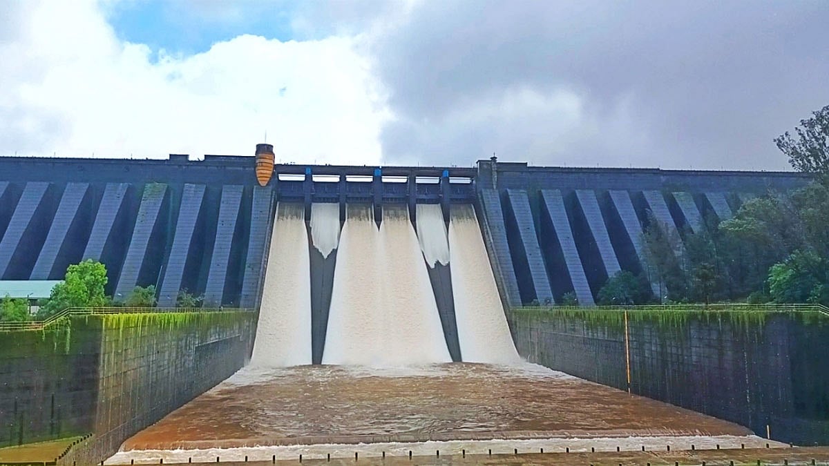 Koyna Dam Water : कोयना धरणातुन २१ हजार क्युसेक पाण्याचा कोयना ...