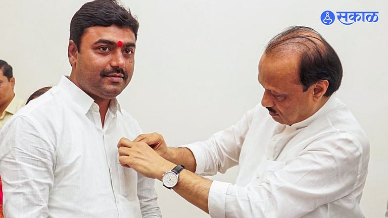 Ajit Pawar: "आमचा राजेश..." कार्यकर्त्याला आमदार केल्यानंतर अजित ...