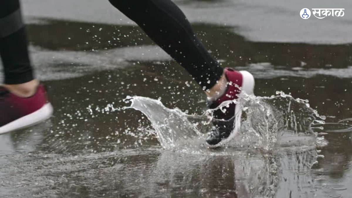 Monsoon Tips : पावसाळ्यात ओले शूज कसं सुकवाल? फॉलो करा टिप्स| monsoon ...