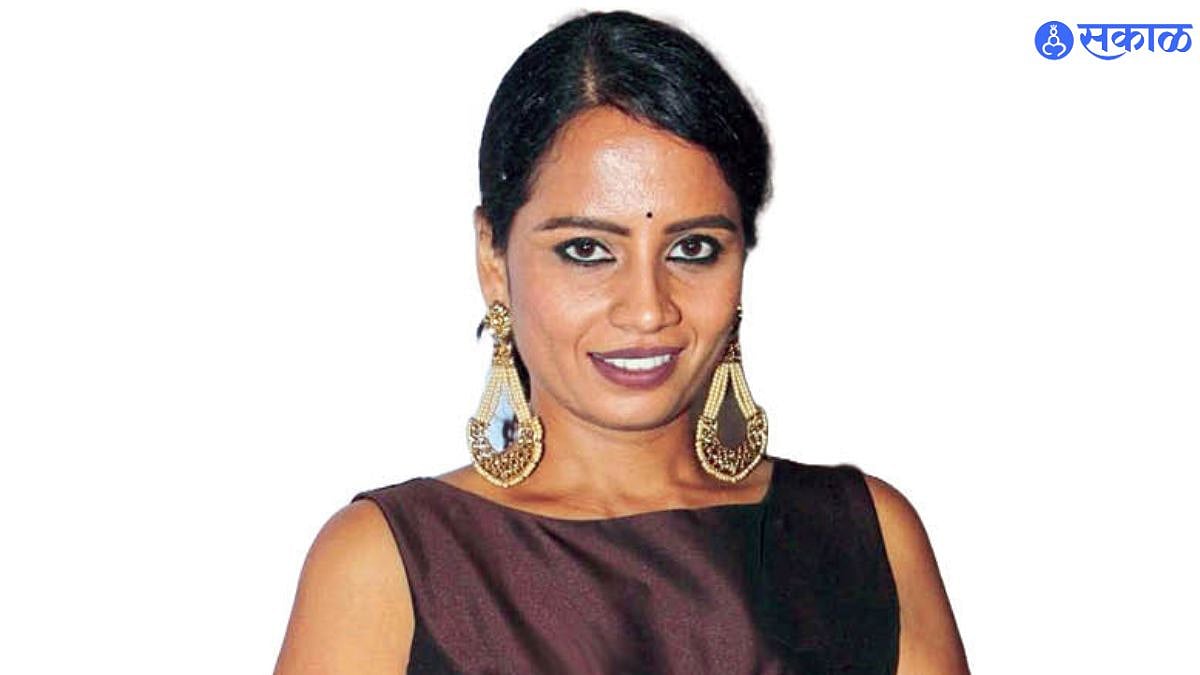 जगणं सुंदर करणारी ‘वीण’Smita Tambe 'Veena' that makes life beautiful ...