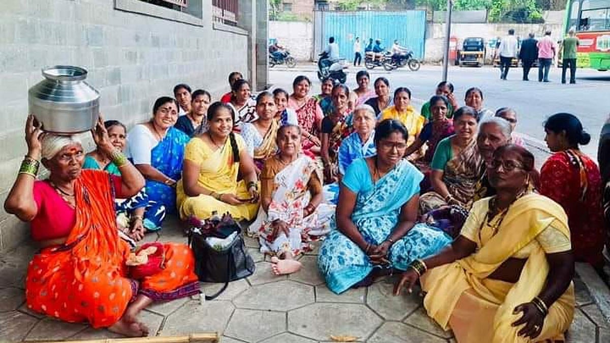 Water Agitation : पाण्यासाठी महिलांचे महापालिकेसोमोर हंडा आंदोलन Handa ...