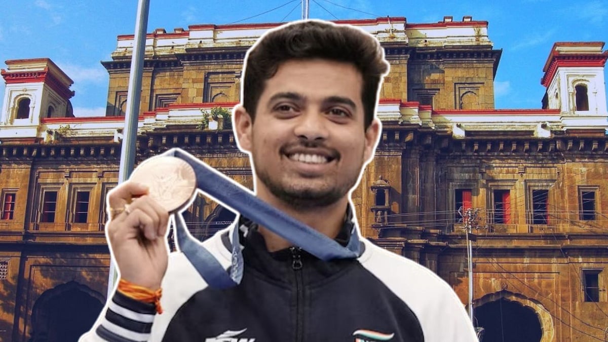 Olympic Bronze Medalist स्वप्नील कुसाळेचे नाव ऐतिहासिक भवानी मंडपातील ...