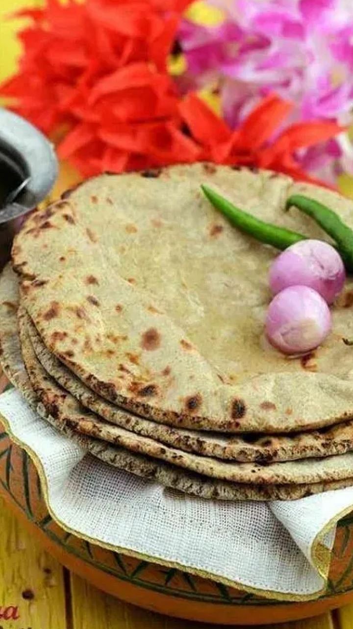 शिळी भाकरी फेकून देण्याऐवजी खा; तुमच्या शरीरात दिसतील 'हे' मोठे बदल ...