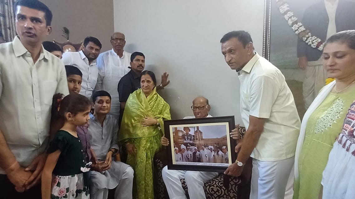 Sharad Pawar over Yashwant Chavan 50 years back memories Satara ...