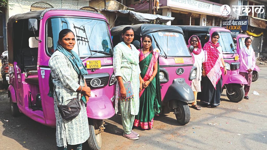 Navratri: रिक्षा चालवून ‘त्या’ सांगताहेत ‘हम भी कूछ कम नही’! ‘पिंक ...