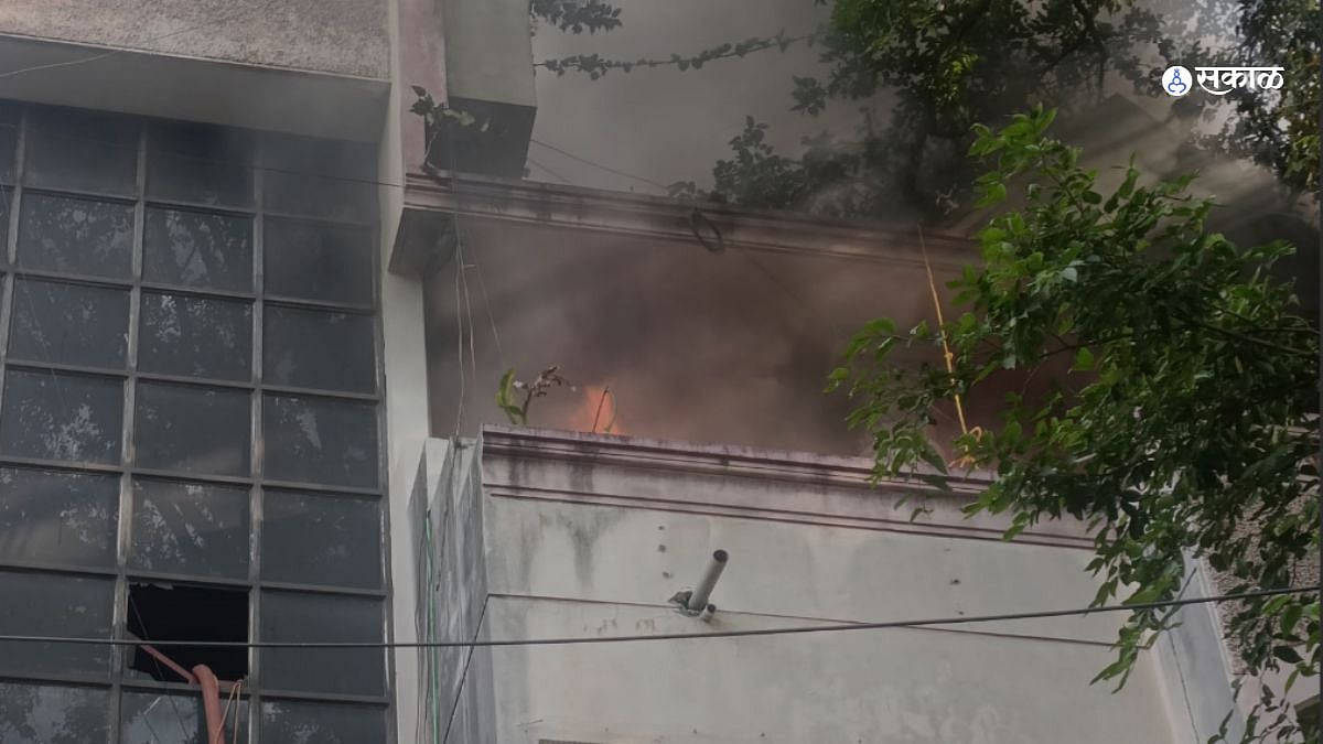 Fire Breaks Out at Library in Pune's Navi Peth, Fire Brigade on Scene ...