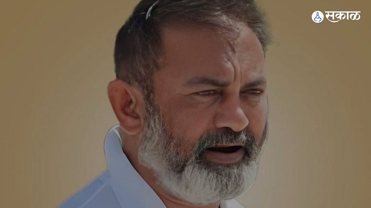 Paresh Dhanani, a star Congress campaigner, suffered a heart attack ...