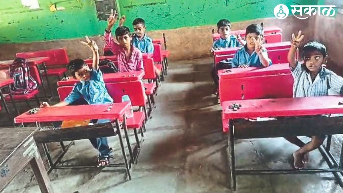 Zilla Parishad School : संस्कारक्षम विद्यार्थ्यांसाठी जिल्हाधिकाऱ्यांची ...
