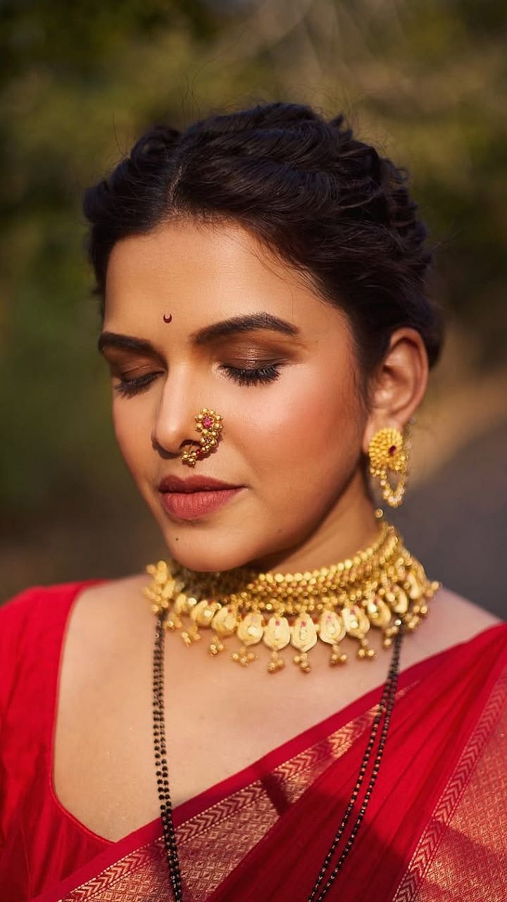 लाल इश्क! मिताली मयेकरच्या लाल साडीत मनमोहक अदा|Mitali Mayekar Gorgeous ...