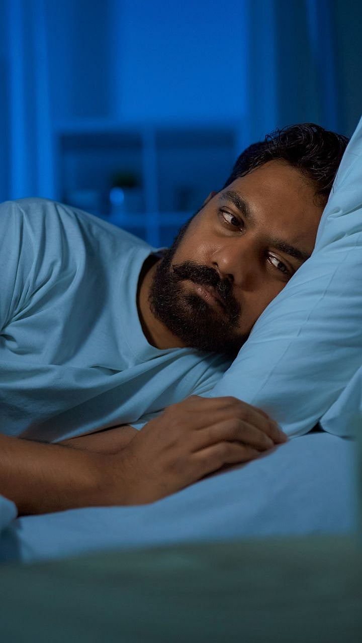 झोप न येण्यामागे कोणती कारणे असू शकतात? Why Can’t You Sleep Common ...