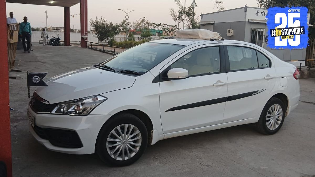 Beed Collector: बीडमध्ये चाललंय काय? जिल्हाधिकाऱ्यांची गाडी जप्त ...