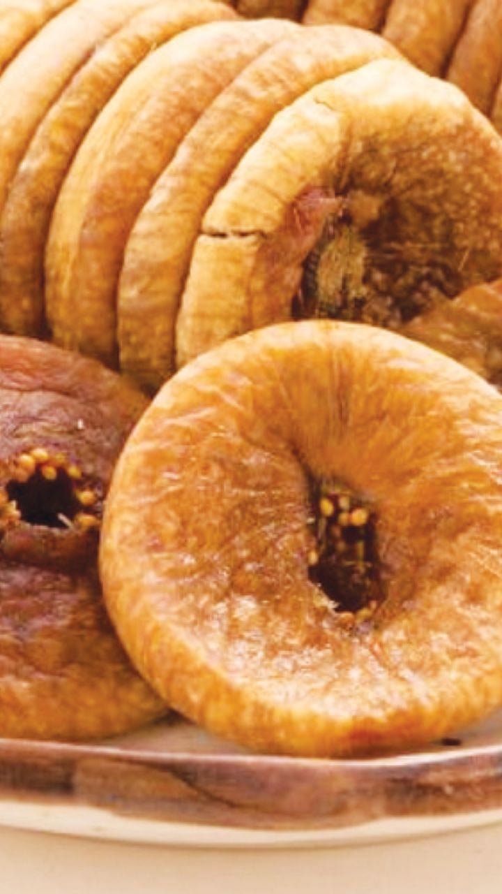 दररोज भिजवलेल्या अंजिराचे पाणी प्यायल्याने काय होईल? Soaked Figs Water ...