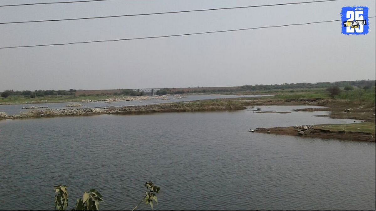 Ujani Dam Water : ‘उजनी’तील पाणीसाठा पोहोचला निम्म्यावर; शेतकऱ्यांमध्ये ...