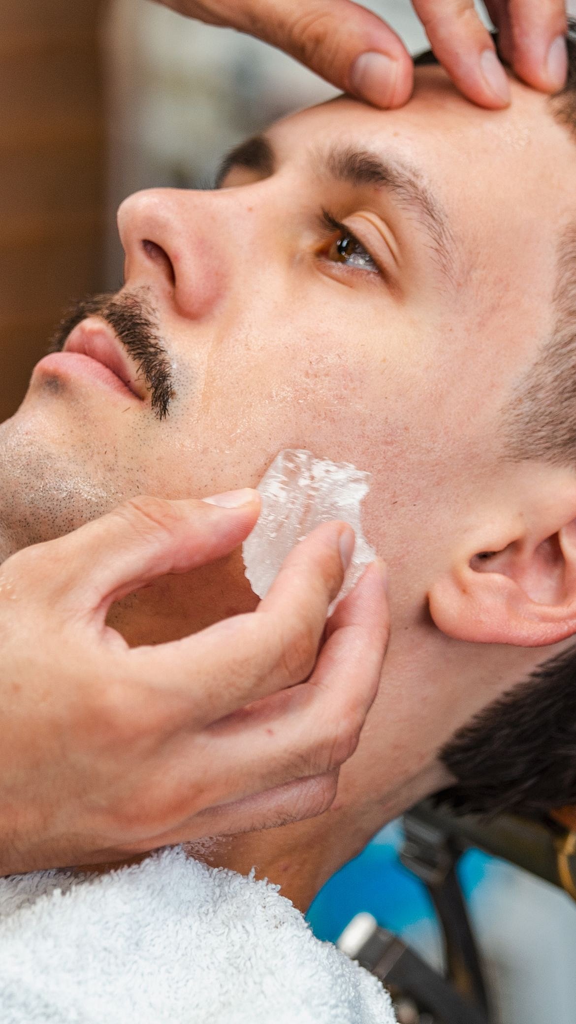 तुरटी चेहऱ्यावर लावल्यास कोणते फायदे होतात? Benefits of Applying Alum ...