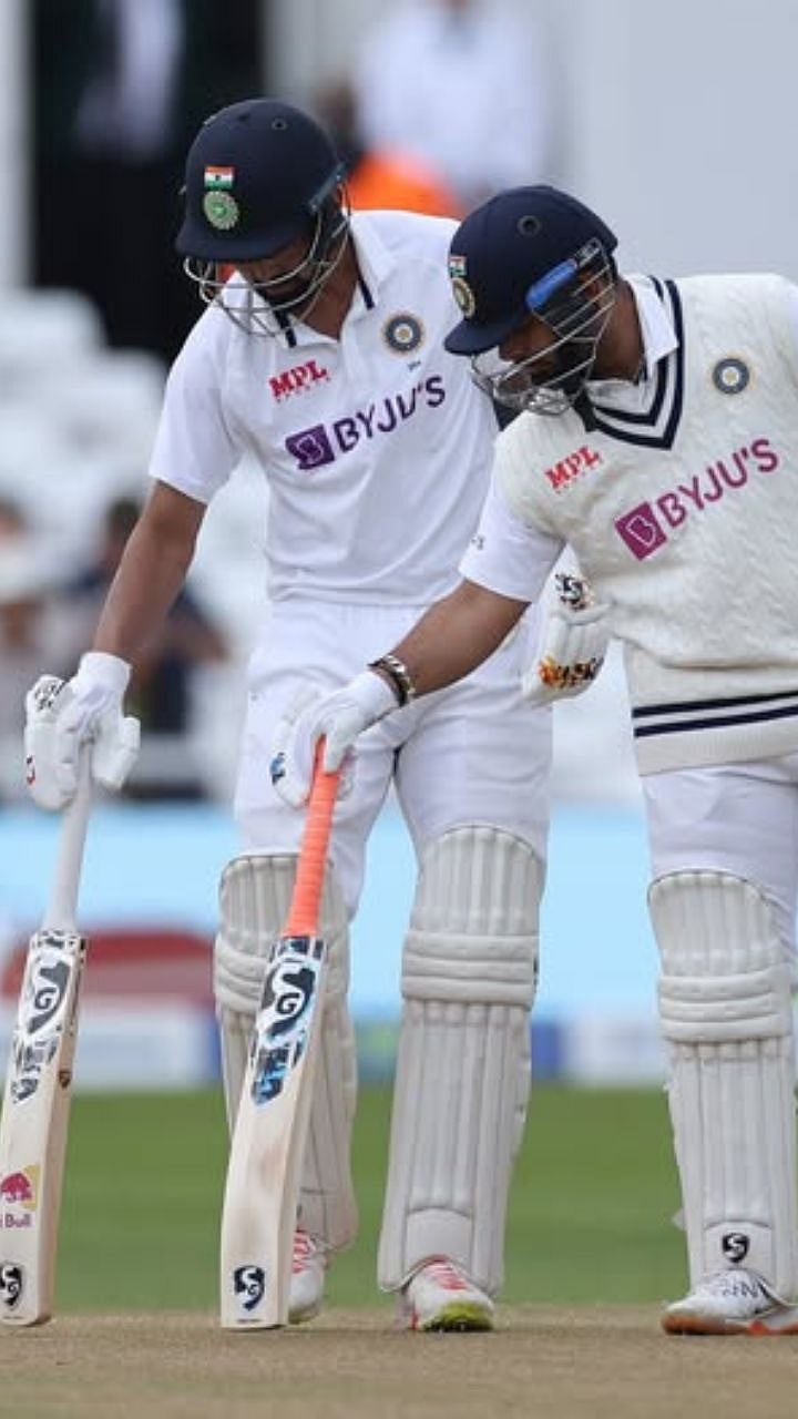 बॅटिंग करताना बॅट्समॅन पिचवर टॅपिंग का करतो?| Why Do Batsmen Tap on the ...