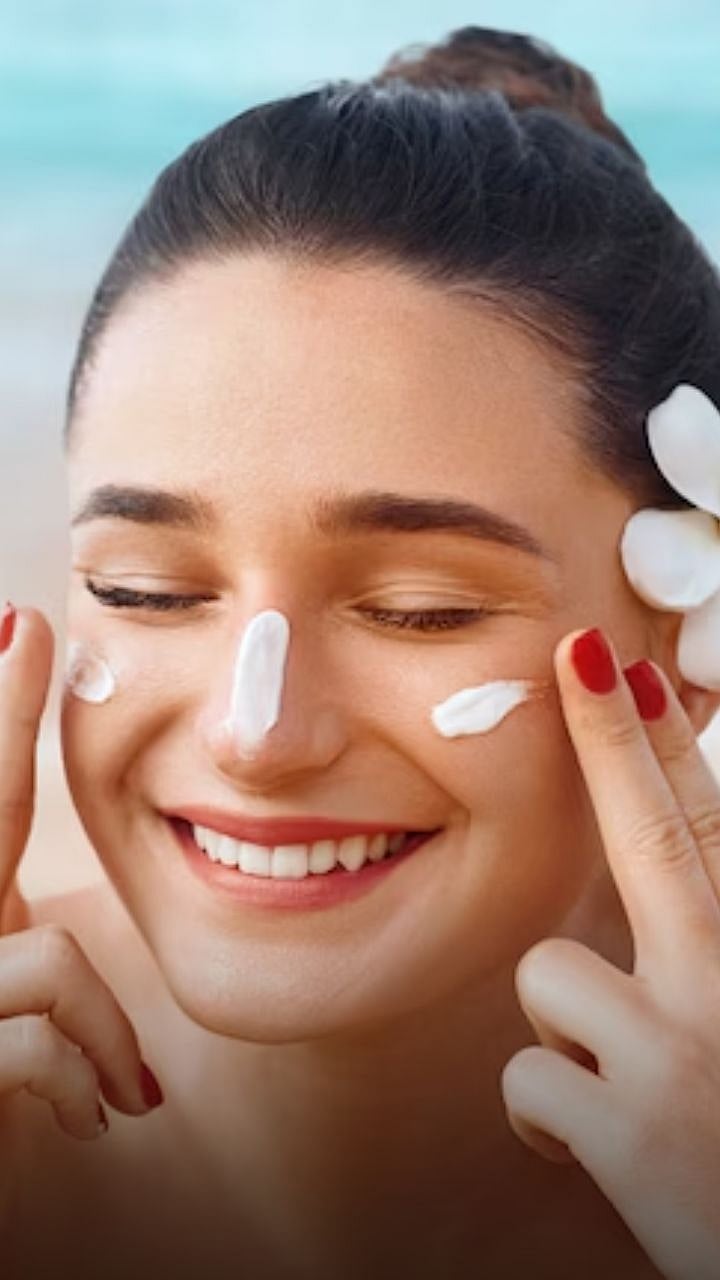 Monsoon Skincare Tips: पावसाळ्यात पण सनस्क्रीन महत्त्वाचं ! का ते जाणून ...