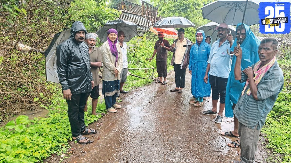 Satara News : मुरुड साकव पुलावर प्रवेश बंद; फळ्या मोडकळीस आल्‍याने ...
