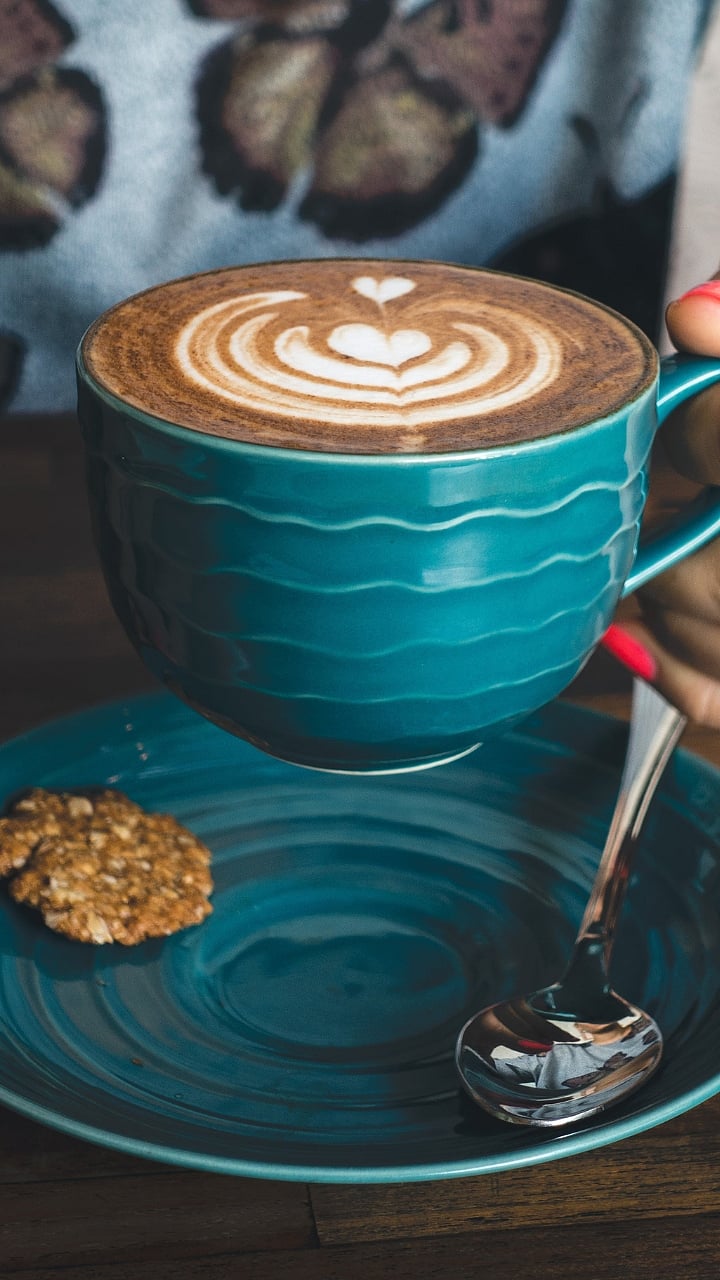 कॉफीचा शोध: एक अफ्रिकन कथेतील सत्य!|Coffee discovery, history of coffee ...