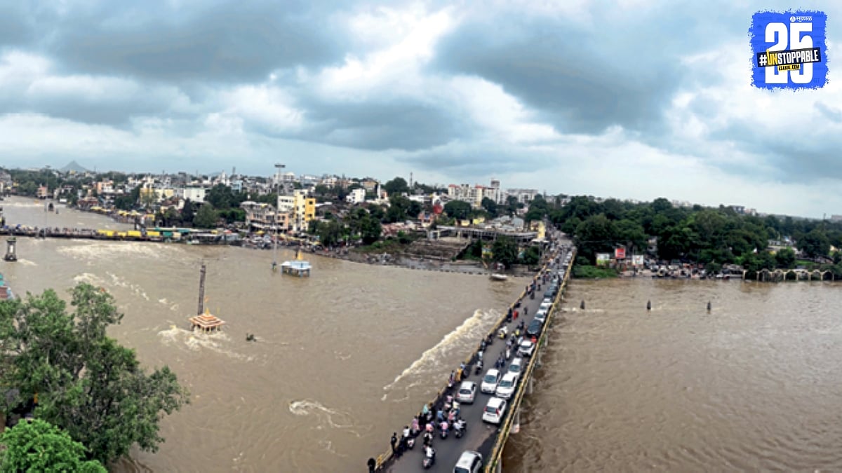Godavari River Overflow : मुसळधार पावसाने नाशिक हादरले; दुतोंड्या ...