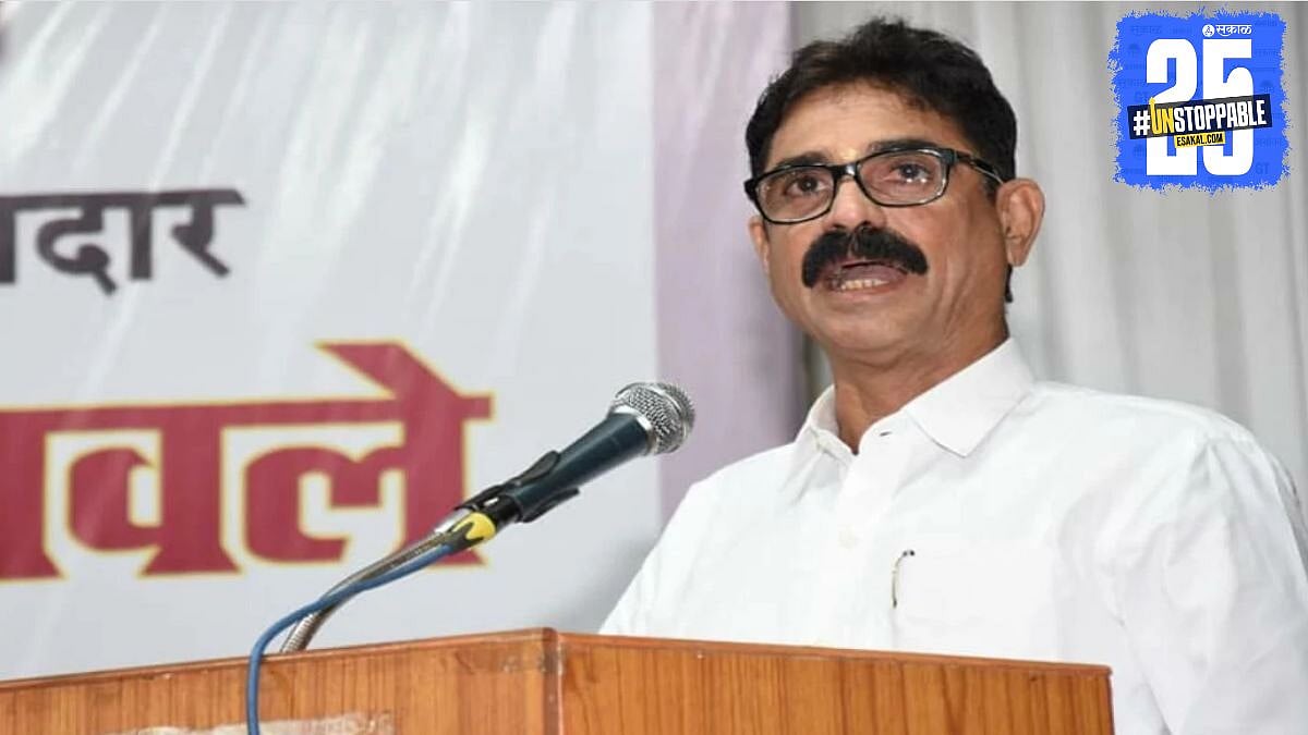 Mumbai Mill Workers Protest for Housing Rights | Bala Nandgaonkar ...
