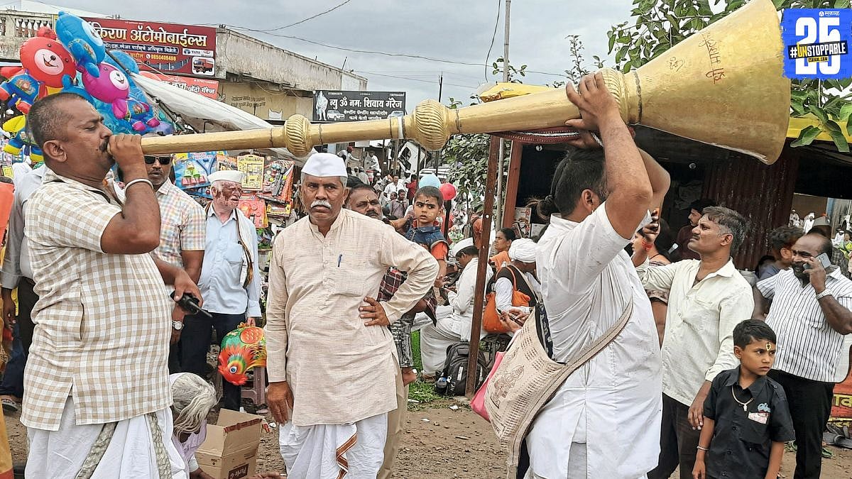 Ashadhi Wari:'माउलींच्या पालखीचे लोणंदमध्ये स्वागत'; दर्शनासाठी ...