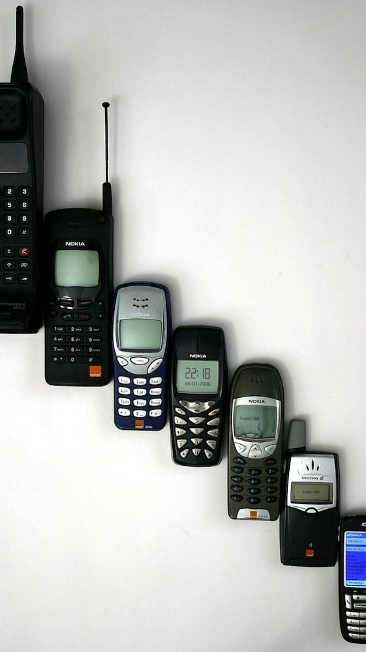 Who made first call to whom after mobile services were launched in ...