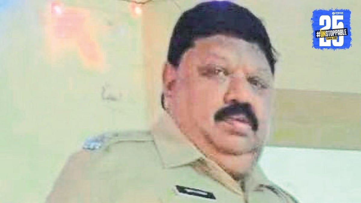Kolhapur ACB Raid : 'खुशाल' जगण्याचा हव्यास, निवृत्त अधिकाऱ्याच्या ...
