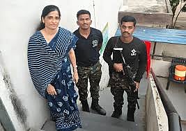 राष्ट्रवादी काँग्रेसतर्फे अर्ज भरायला जाताना ‘या’ उमेदवारास १०० ...