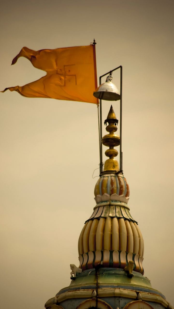 Why are flags of Hindu temples triangular | हिंदू मंदिरांचे झेंडे ...