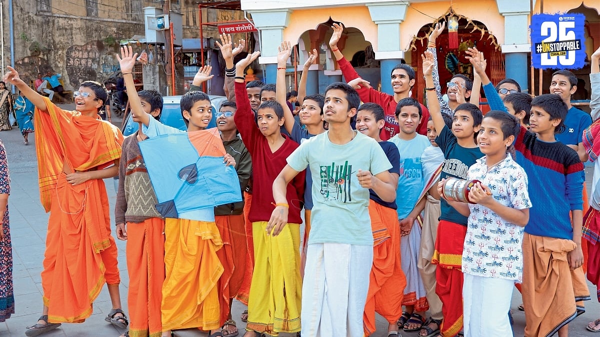 Nashik Kite Festival : पेच रंगले अन् पतंग काटले! सायंकाळी लुकलुकणाऱ्या ...