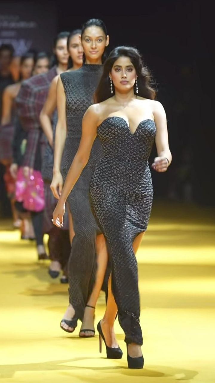know history of the ramp walk | रॅम्प वॉक इतिहास काय? | Fashion show ...