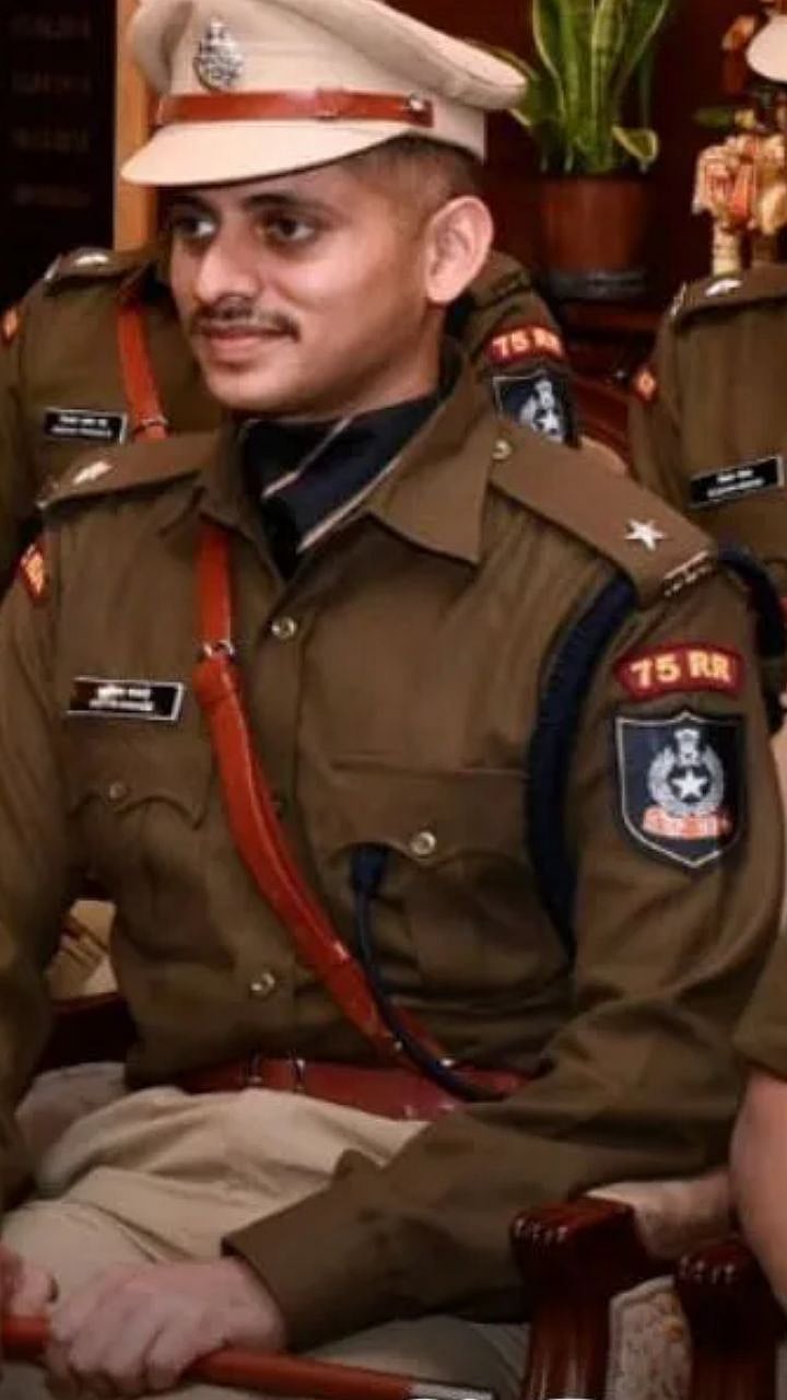 Why do IPS officers have RR written on their uniforms? | कोणत्या आयपीएस ...