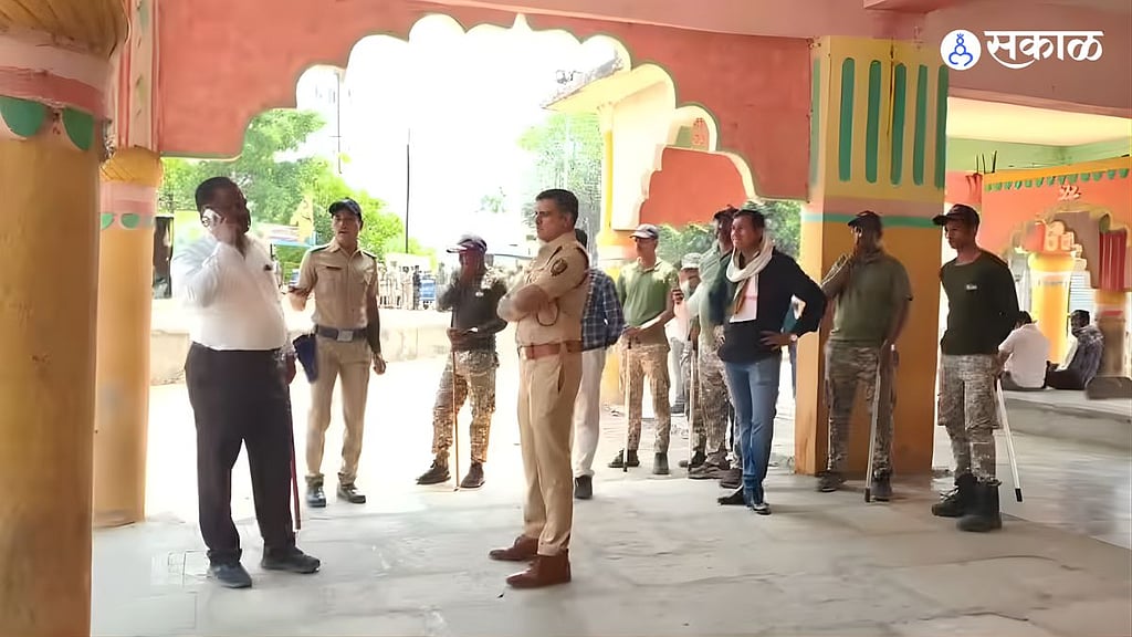 Anjangaon: फरांडे महाराजांनी स्पष्टी केली भूमिका; अंजनगावात तिसऱ्या ...