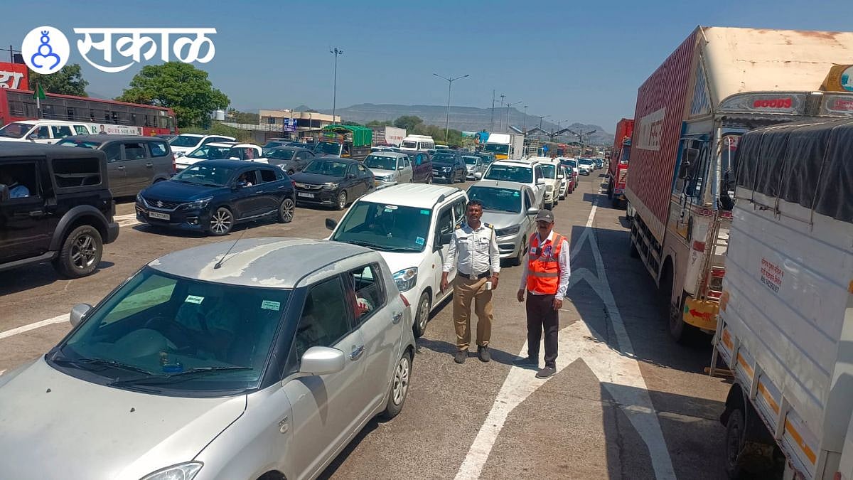 Heavy Traffic Congestion at Anewadi Toll Plaza Disrupts Pune-Bangalore ...