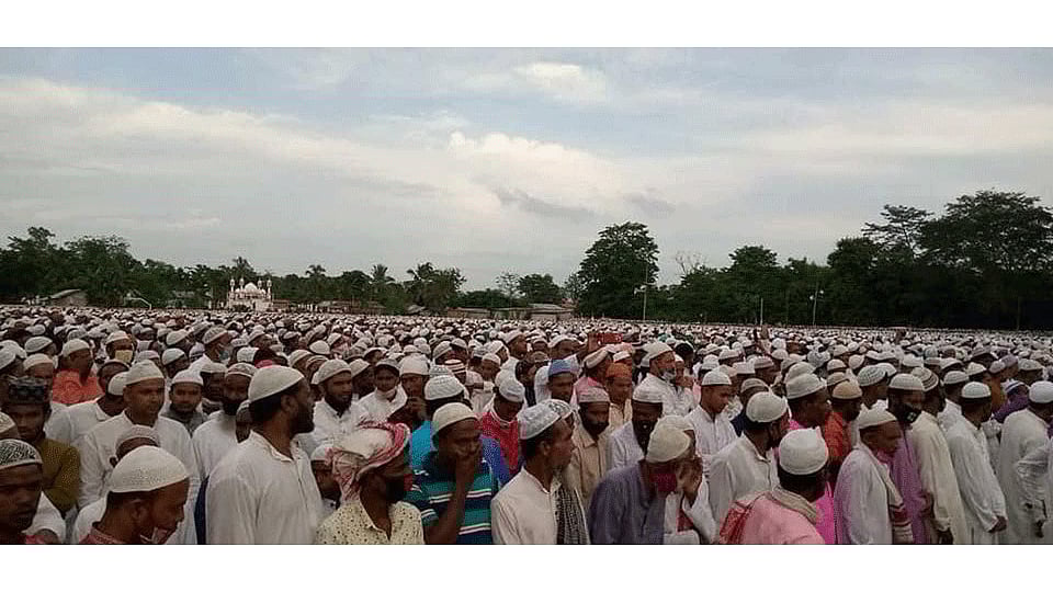 धक्कादायक! आमदाराच्या वडिलांच्या अंत्यविधीला दहा हजार लोक; स्वतःच केली ...