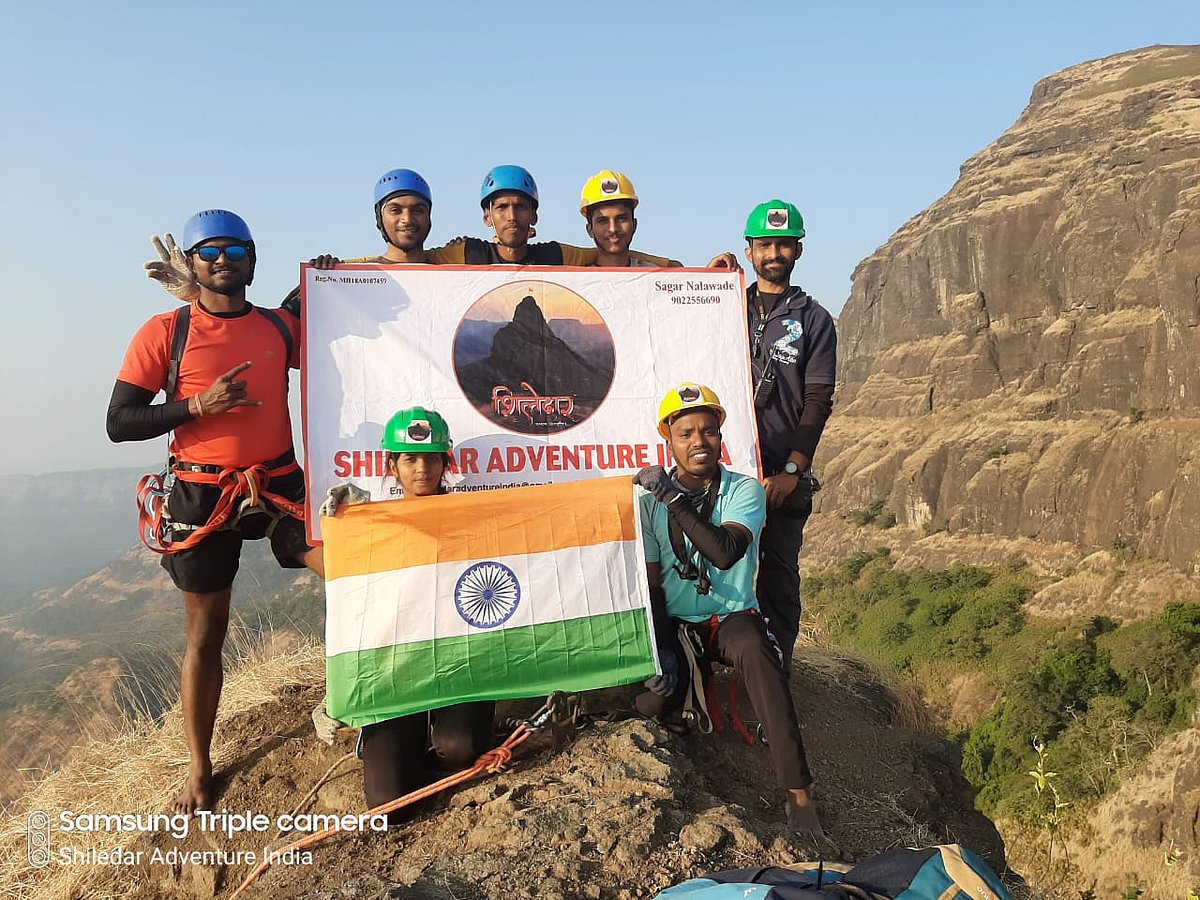 मराठमोळ्या शिलेदारांकडून वजीर सुळका सर...!!