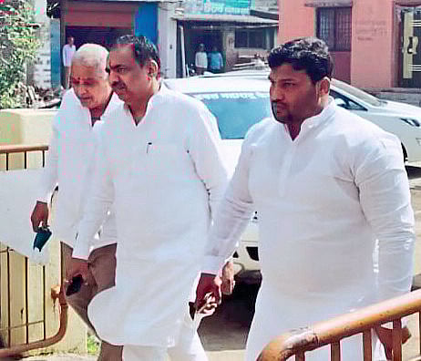 डबल महाराष्ट्र केसरी चंद्रहार पाटील यांची राष्ट्रवादीशी सलगी? ; जयंत ...