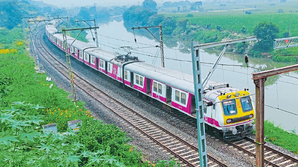 क्षमता १२०० प्रवाशांची अन्‌ प्रवास केला फक्त १५ प्रवाशांनी