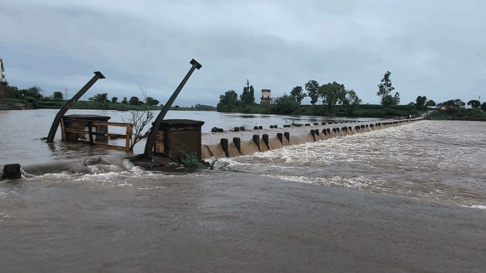 कोल्हापूर : राजाराम बंधारा पाण्याखाली ; राधानगरी धरणातील पाणी वाढले