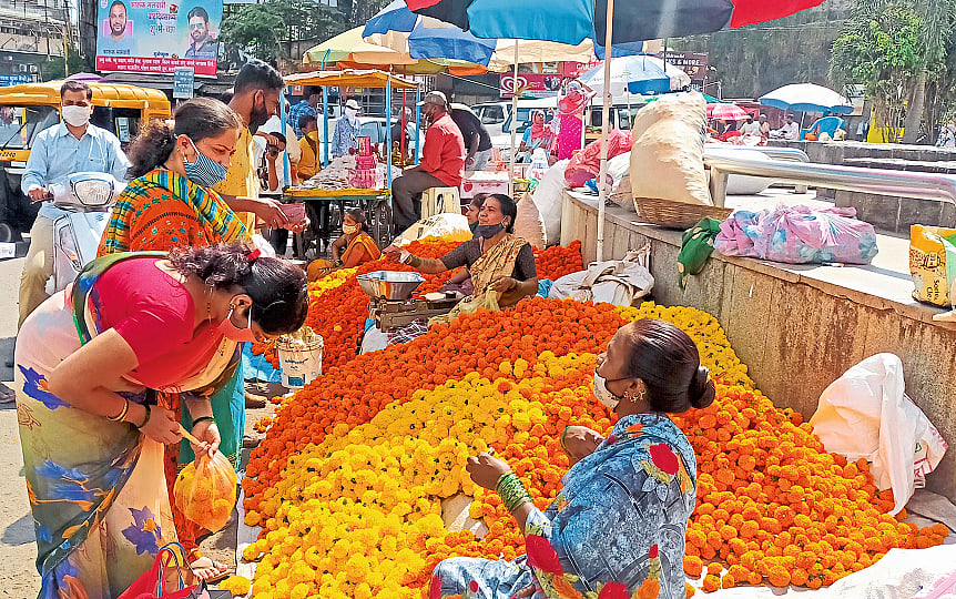 Flower Demand : फुलांची मागणी वाढली मात्र आवक घटली; अयोध्या सोहळ्यामुळे ...