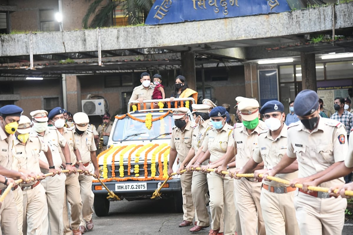 पोलिस अधीक्षक दीक्षित गेडाम यांना थाटामाटात निरोप