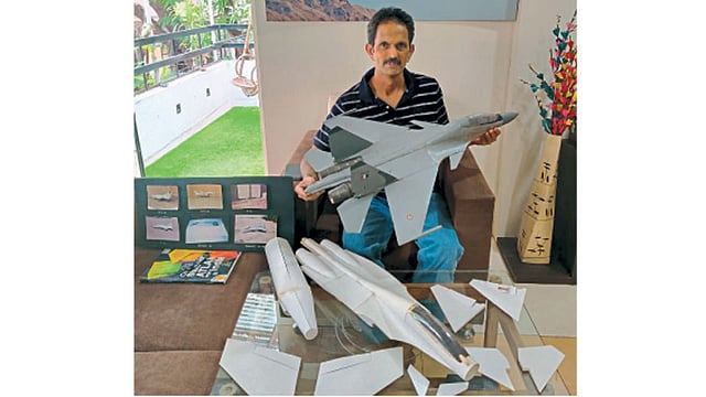 Video : विमानांच्या प्रतिकृती तयार करण्याचा छंद